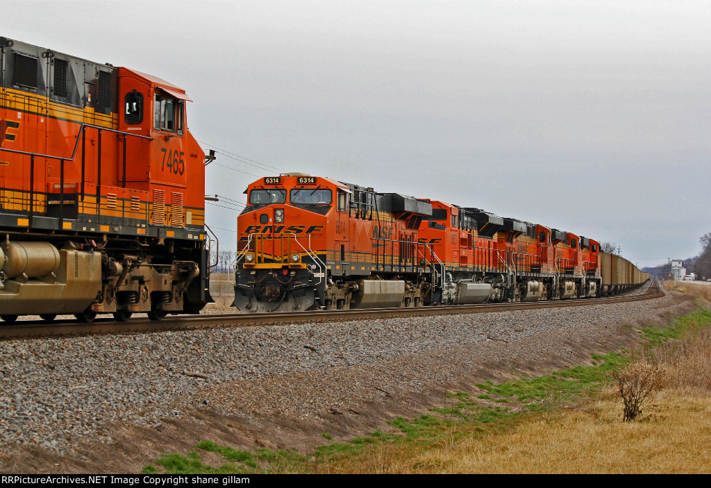 BNSF 7465 Meet's Bnsf 6314.